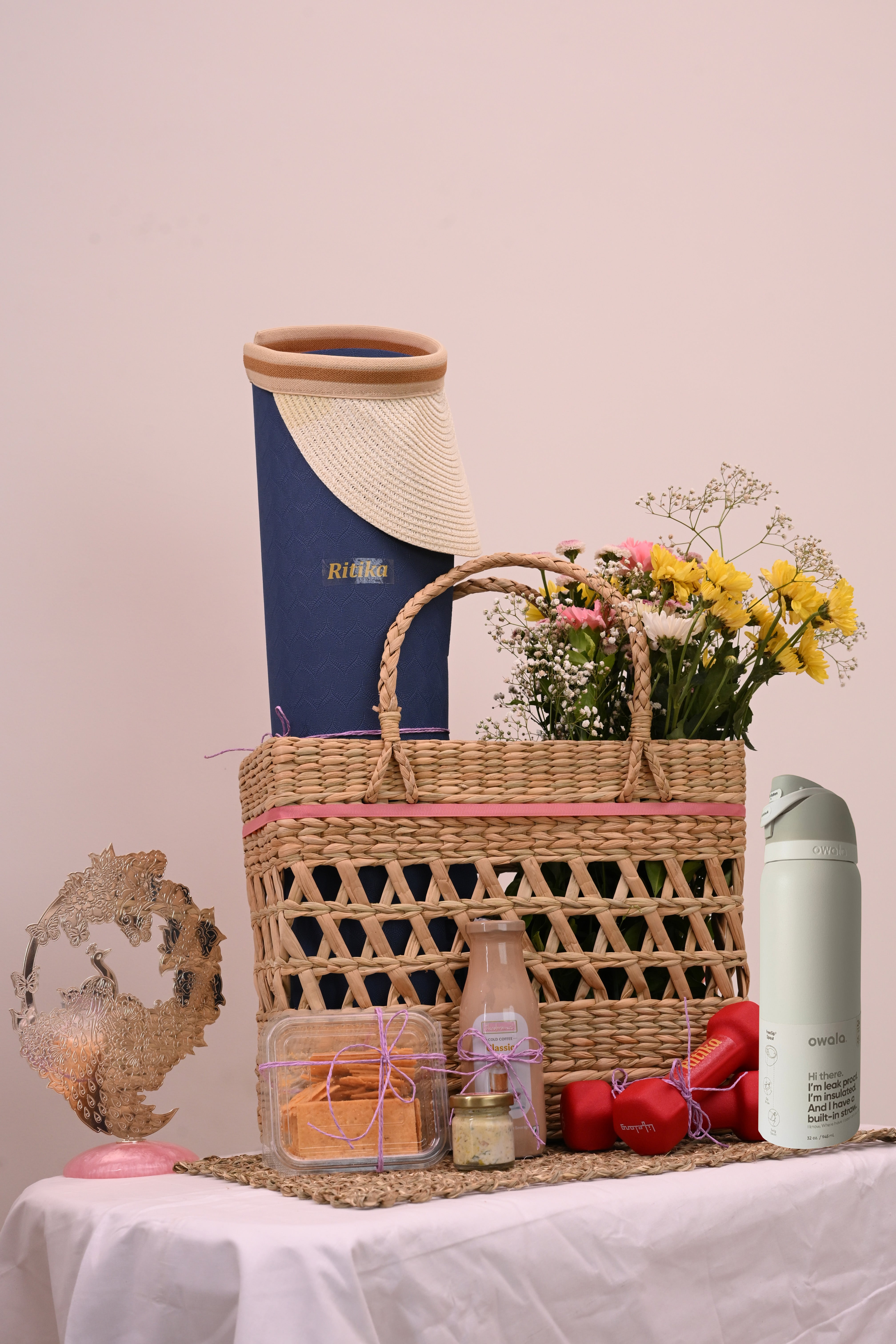 Fitness & Wellness Gift Hamper for Women – Yoga Mat, Dumbbells ...